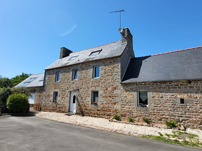 Maison 10 pièces à Pluzunet, à vendre