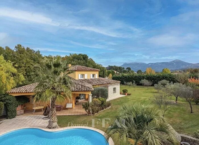 Maison à vendre - Trets - 8 pièces - 5 chambres