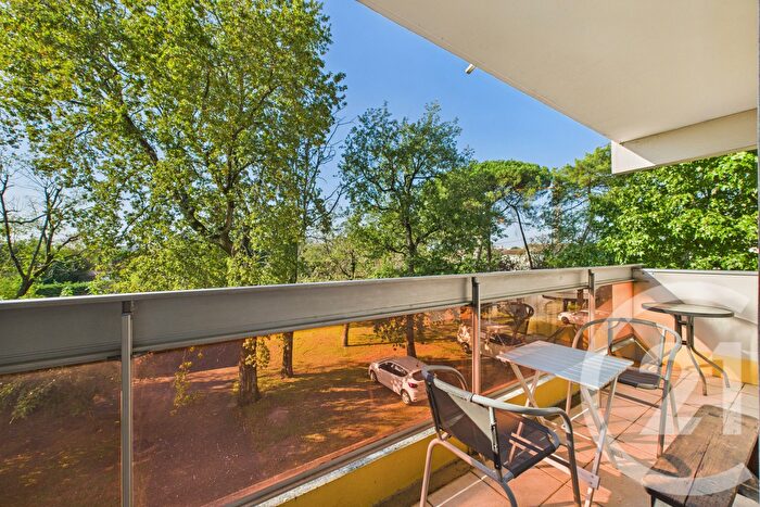 Appartement à louer - Bordeaux - 3 pièces - 2 chambres