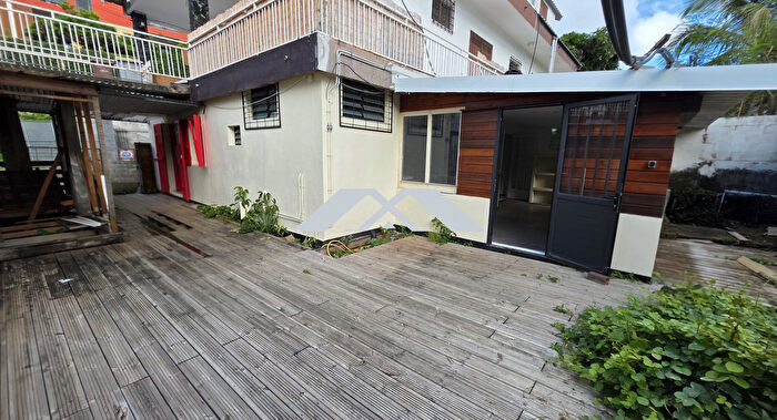 Appartement à vendre - Saint-Denis, Bois de Nèfles, Sainte-Clotilde - 5 pièces - 2 chambres