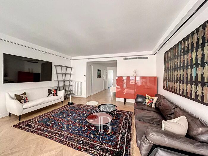 Appartement à louer - Paris e , Triangle dOr - 2 pièces - 1 chambre