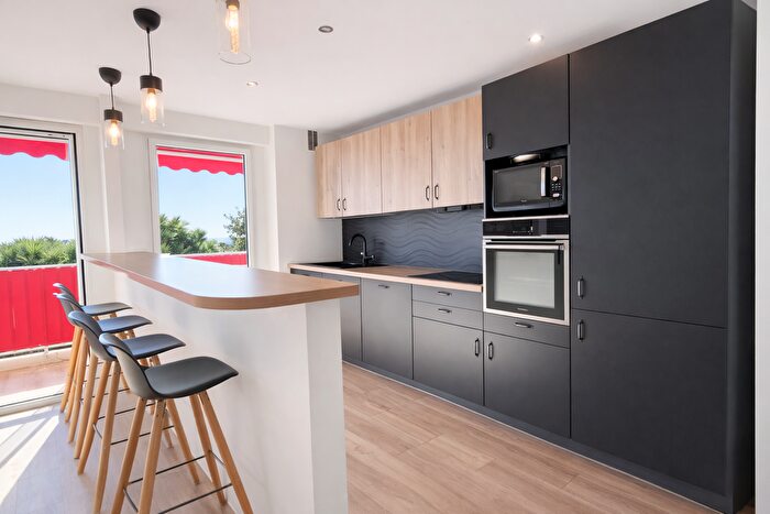 Appartement à vendre - Grasse, Magagnosc, Saint-Mathieu - 2 pièces - 1 chambre