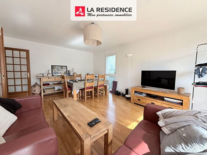 Vélizy-Villacoublay, Mairie : Appartement 3 pièces à vendre