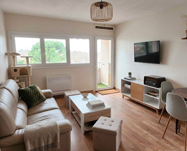 Appartement à louer - La Valentine-Les Hautes Viougues, Salon-de-Provence - 3 pièces - 2 chambres