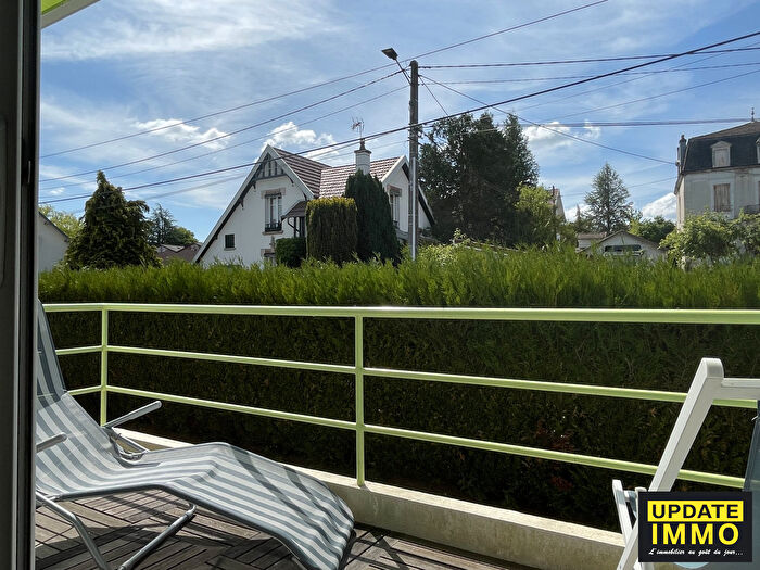 Maison à vendre - Vittel - 5 pièces - 4 chambres