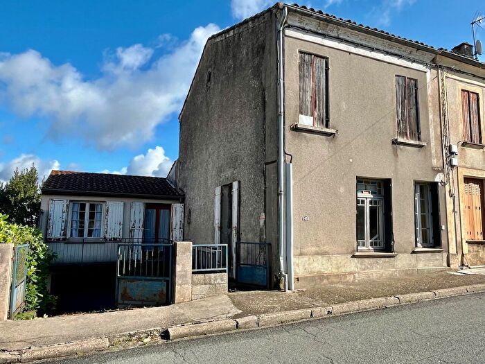 Maison à vendre - Monbahus - 5 pièces - 4 chambres