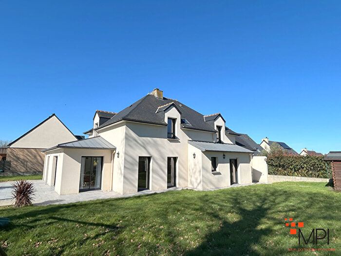 Maison à louer - Bréal-sous-Montfort - 8 pièces - 4 chambres