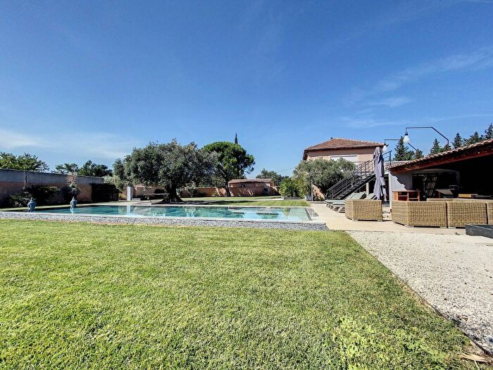 Maison à louer - Sarrians - 8 pièces - 4 chambres