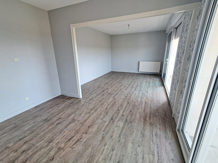 Appartement à vendre - Château-Gontier - 4 pièces - 2 chambres