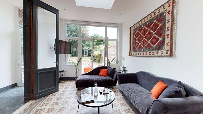 Appartement à louer - Epeule-Trichon, Roubaix - 12 pièces - 7 chambres