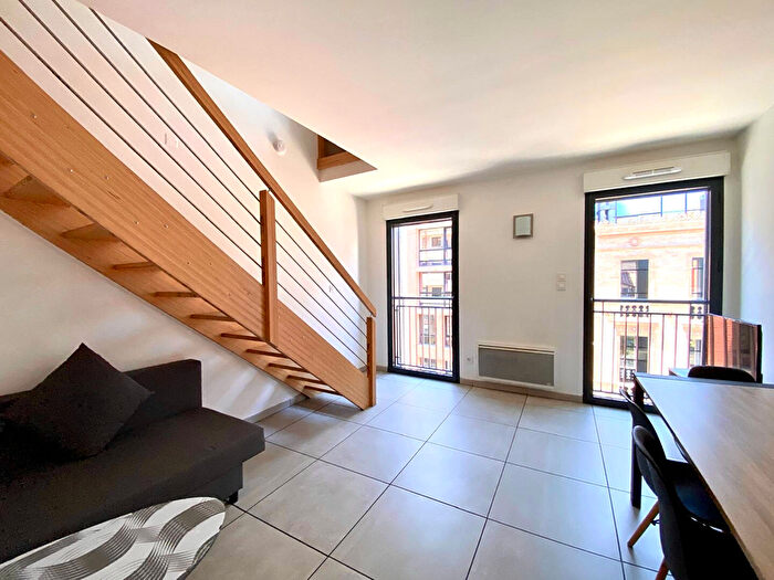 Maisons à vendre et appartements à louer - 1