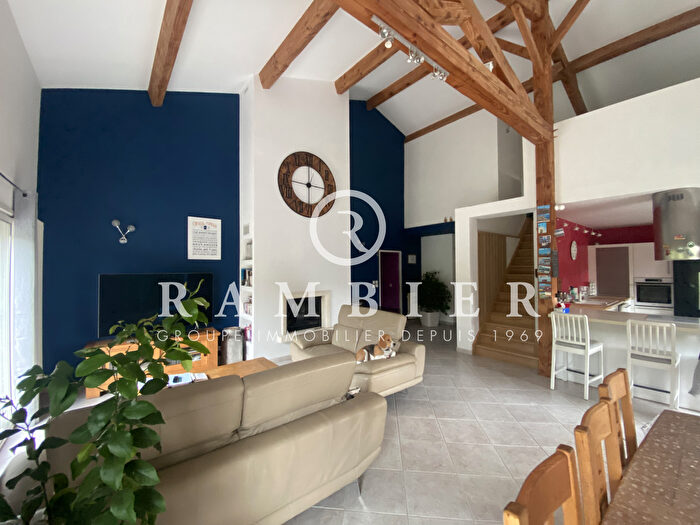 Maison à vendre - Vacquières - 6 pièces - 5 chambres