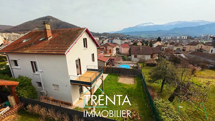 Maison à vendre - Voiron - 7 pièces - 4 chambres