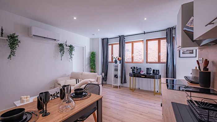 Appartement à louer - La Côte-Saint-André - 2 pièces - 1 chambre