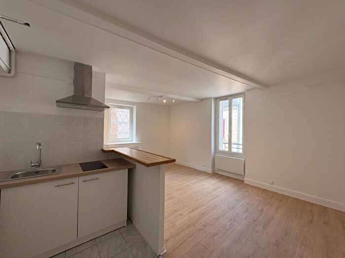 Corbeil-Essonnes, Centre-ville : Appartement 1 pièce à louer