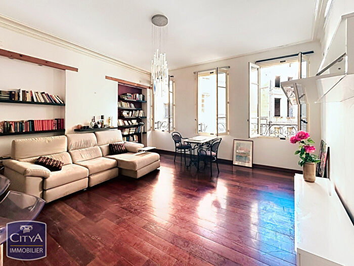 Appartement à vendre - Avignon, Palais des Papes, Zone Piétonne - 3 pièces - 2 chambres