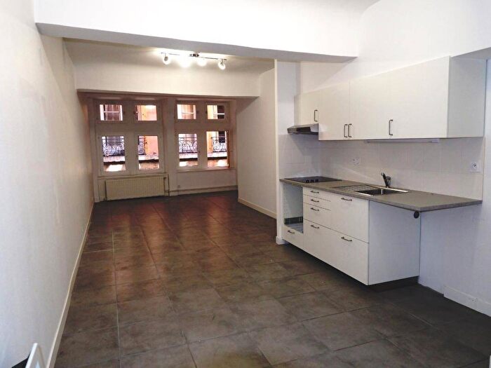 Appartement à louer - Vieux Lyon, Lyon ème arrondissement - 4 pièces - 2 chambres