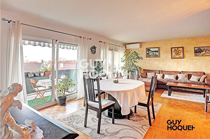 Appartement 4 pièces à vendre à Villeurbanne, Perrallière