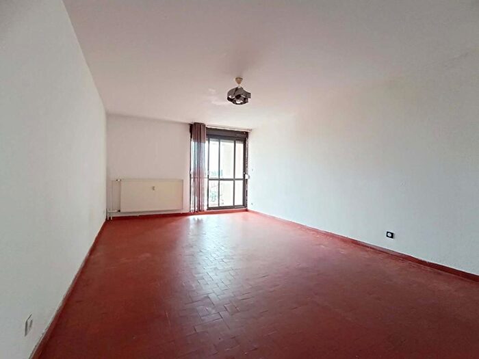 Saint-Martin-de-Crau : Appartement 1 pièce à vendre