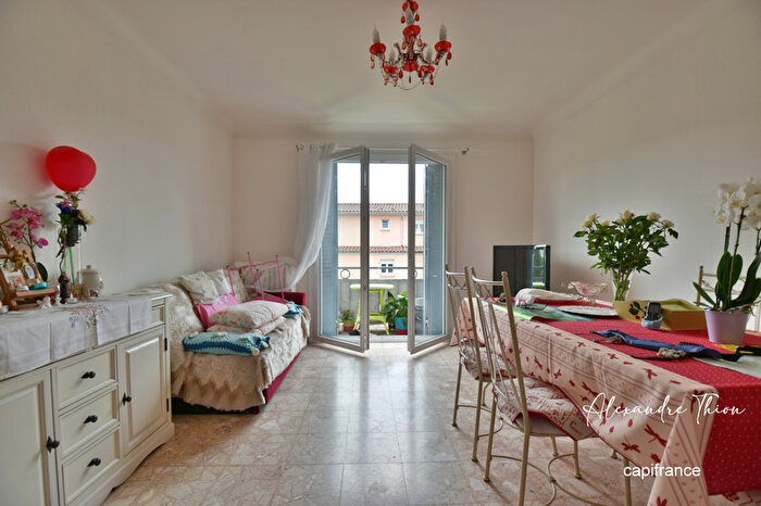 Appartement à vendre - Ambérieu-en-Bugey, Centre-ville - 4 pièces - 3 chambres