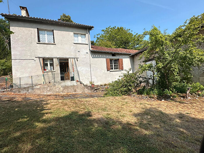 Maison 5 pièces à Saint-Aquilin, à vendre