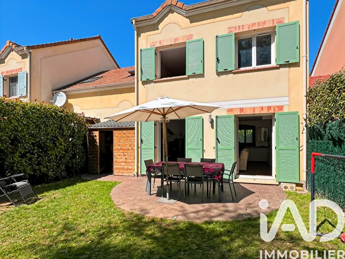 Maison à vendre - Pontault-Combault, Centre commercial - 5 pièces - 4 chambres