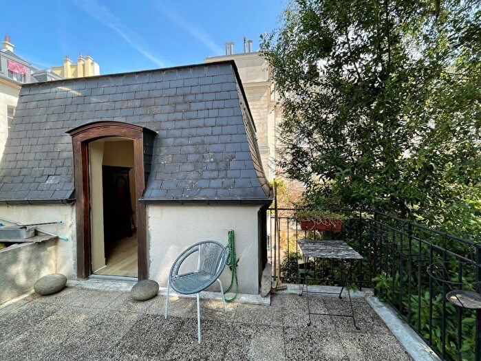 Versailles, Saint-Louis : Maison 2 pièces à vendre