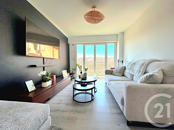 Cannes, Prado, République : Appartement 2 pièces à vendre