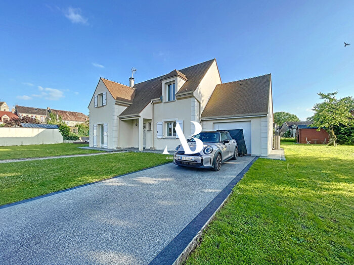 Maison à vendre - Villeneuve-les-Bordes - 6 pièces - 4 chambres