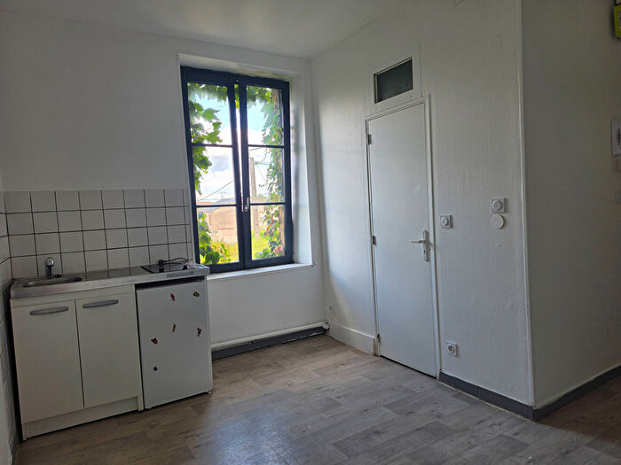 Appartement 1 pièce à Charleville-Mézières, Les Faubourgs, à louer