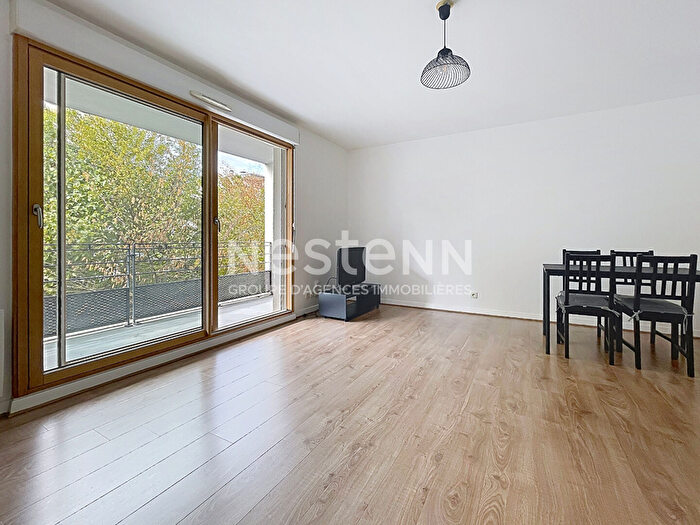 Appartement 2 pièces à Saint-Cyr-l'École, Centre-ville, à vendre