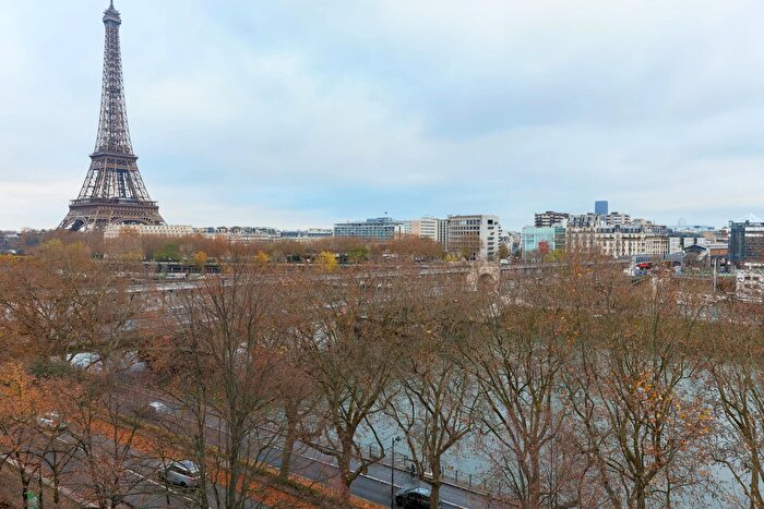 Appartement à louer - Paris e , Passy, Maison de la Radio, Muette-Sud - 2 pièces - 1 chambre