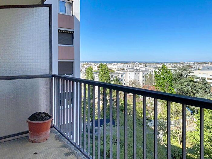 Appartement 3 pièces à Les Genêts-Le Vinatier-Le Lessivas, Bron, à louer