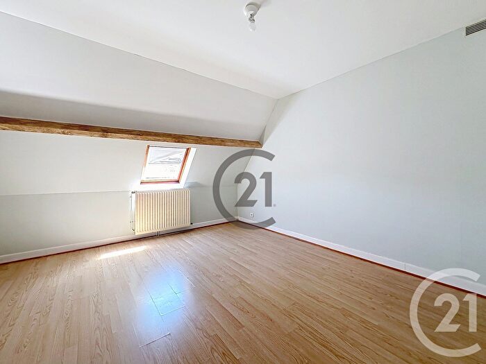Saint-Julien-du-Sault : Appartement 2 pièces à louer
