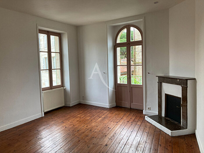 Fontenay-le-Comte, Chamiraud, Grissais, Le Gros Noyer : Appartement 2 pièces à louer