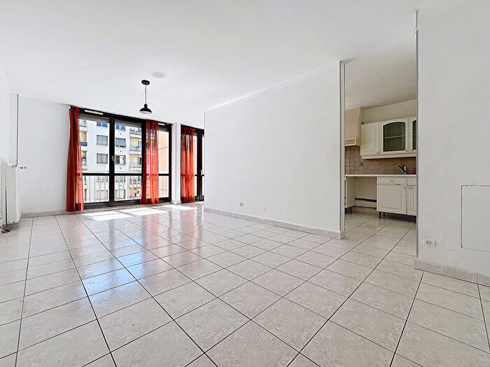 Villeurbanne, Ferrandière, Maisons Neuves : Appartement 4 pièces à vendre