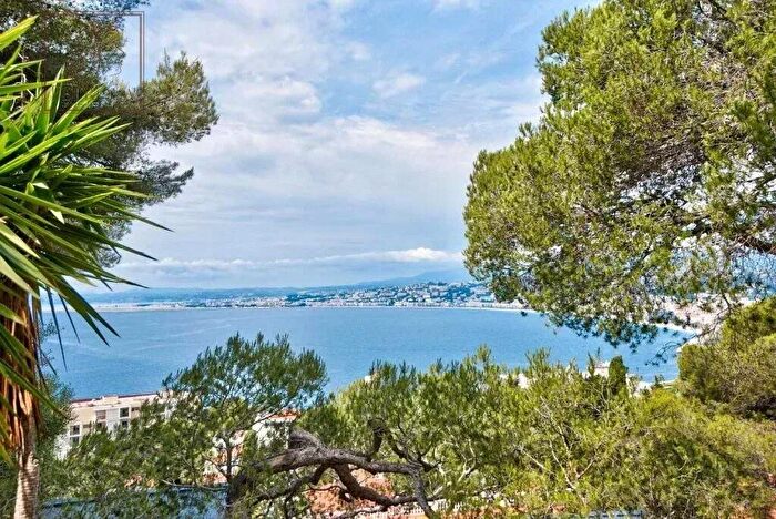 Maison à louer - Mantega, Nice - 6 pièces - 5 chambres