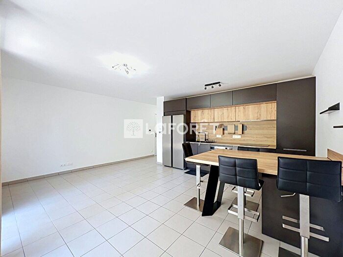 Le Bourg, Savigny-le-Temple : Appartement 3 pièces à louer