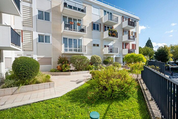 Appartement à louer - Les Franchises, Eaubonne - 3 pièces - 1 chambre