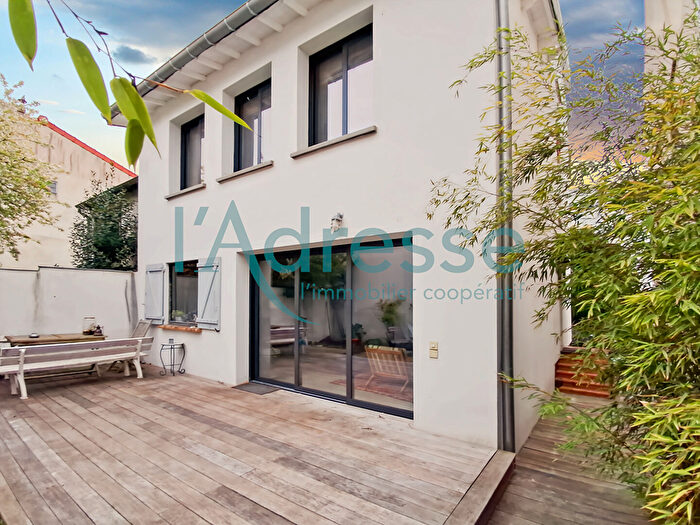 Maison 6 pièces à Suresnes, Liberté, à vendre