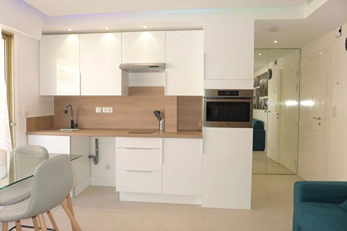 Appartement à vendre - Cannes, Centre-ville - 1 pièce