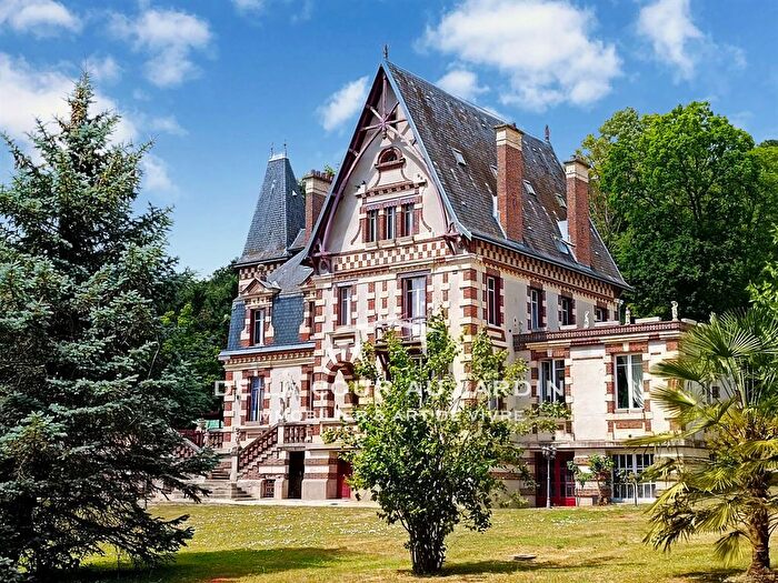Maison à vendre - Nogent-le-Roi - 16 pièces - 8 chambres