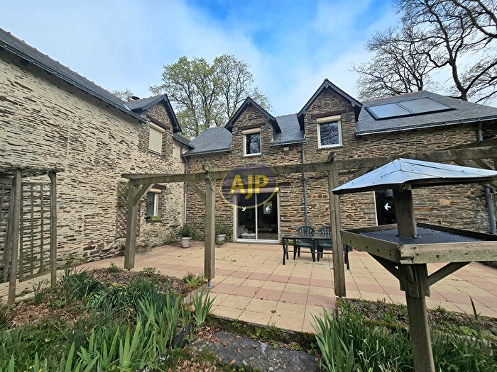 Maison à vendre - Conquereuil - 8 pièces - 4 chambres