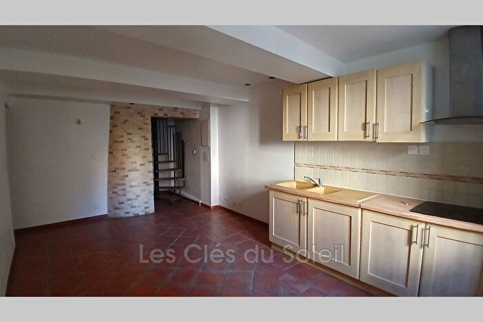 Appartement à vendre - Brignoles, Centre-ville, Vieille ville - 3 pièces - 1 chambre