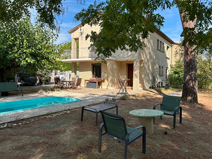 Maison à vendre - Vaison-la-Romaine - 6 pièces - 4 chambres