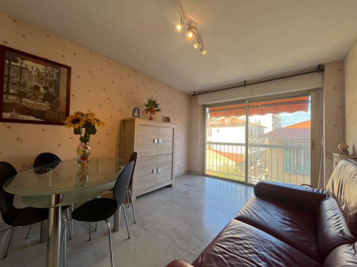 Nice, Madeleine : Appartement 2 pièces à vendre