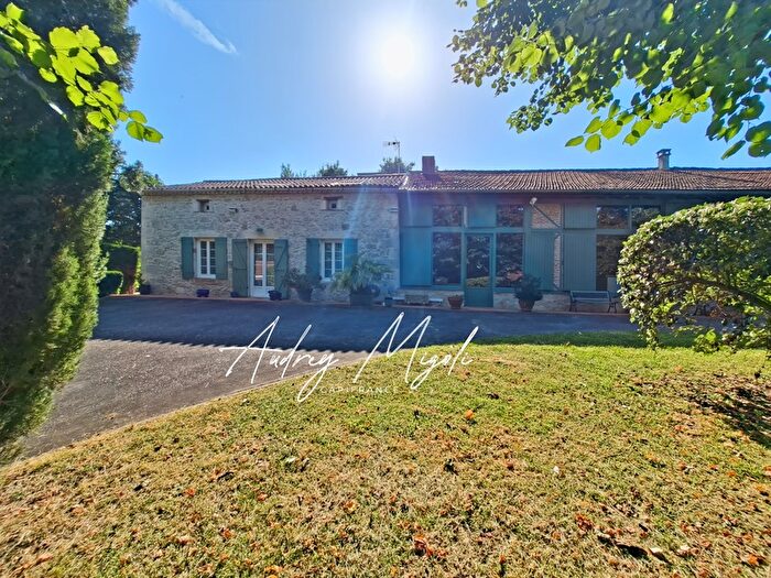 Moirax : Maison 8 pièces à vendre