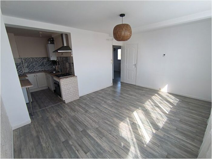 Appartement à louer - Loos, Oliveaux - 3 pièces - 2 chambres