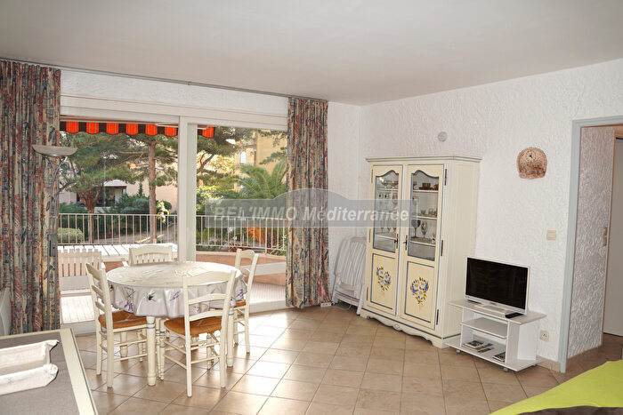 Appartement à vendre - Cavalaire-sur-Mer, Centre-ville - 2 pièces - 1 chambre