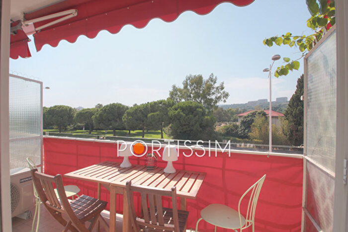 Appartement à vendre - Cagnes-sur-Mer, La Gare, Les Plans, Hippodrome - 2 pièces - 1 chambre